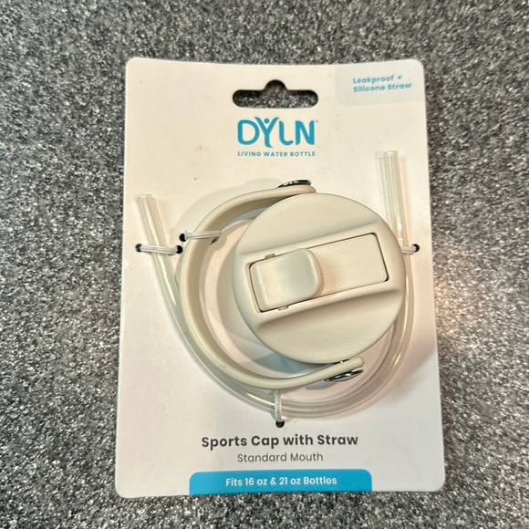 DYLN | Other | Dyln Sports Cap And Straw For 6 And 21 Oz | Poshmark
